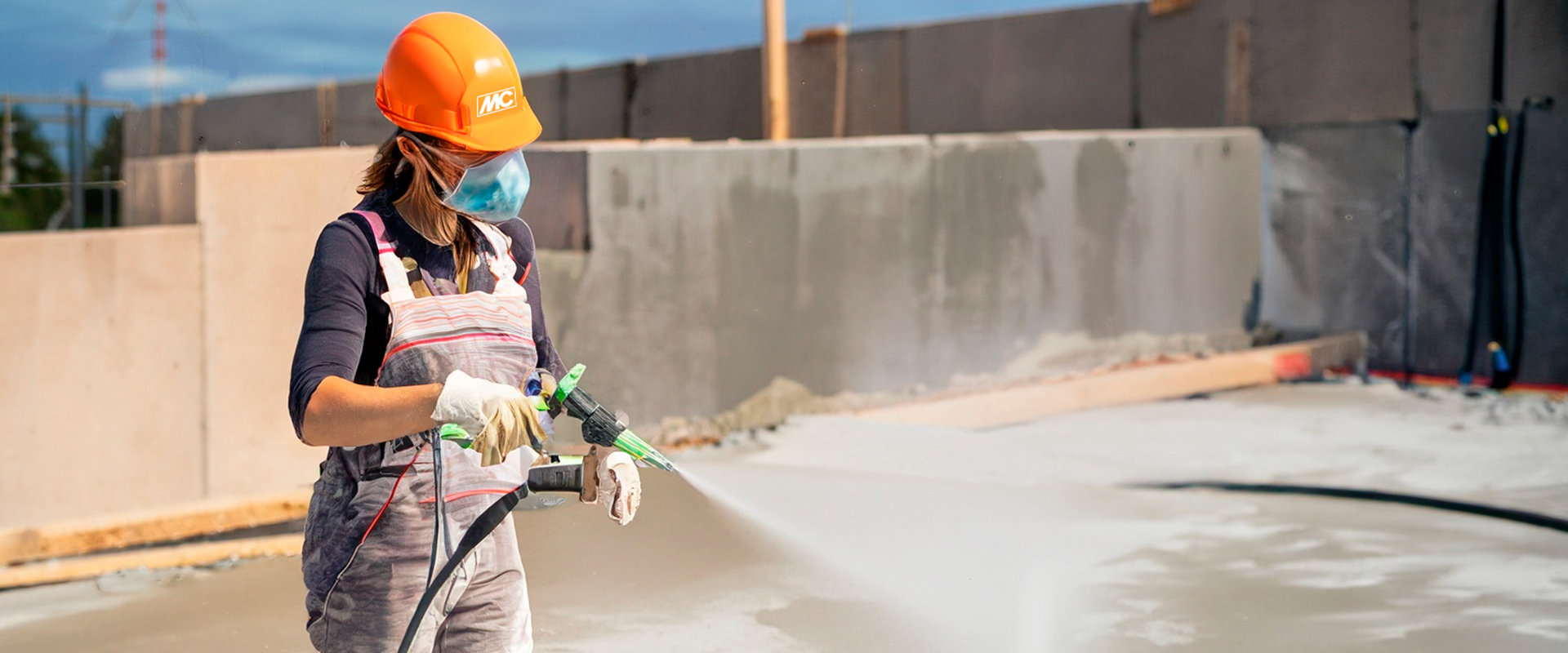 ¿CÓMO CURAR HORMIGÓN SIN USAR AGUA? - MC-Bauchemie